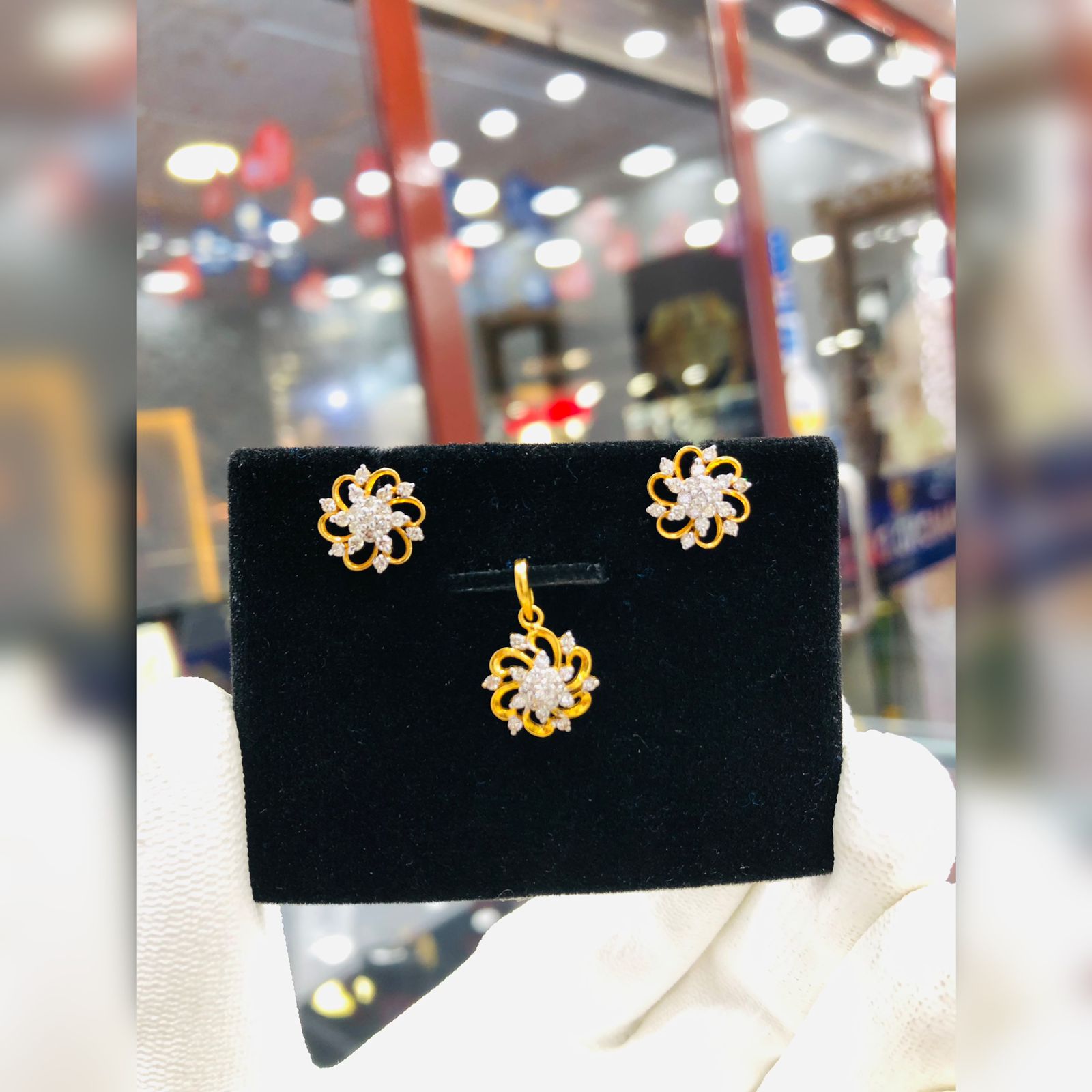 DIAMOND LOCKET SET | Diamond Dazzle