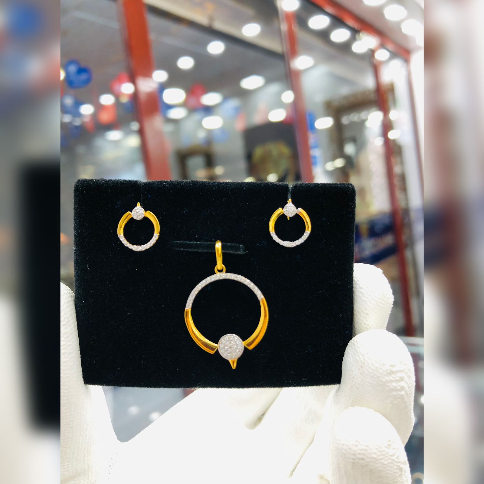 DIAMOND LOCKET SET | Diamond Dazzle